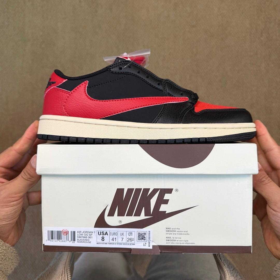 Travis Scott Air Jordan 1 Low OG 'Chicago' Reverse Swoosh Black Red ...